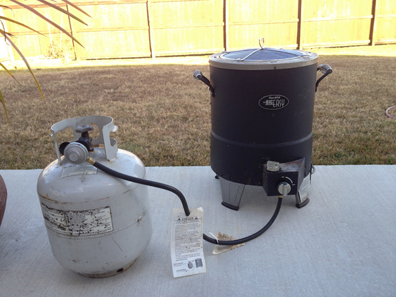 Don’t mess with perfect. (Review: Char-Broil “Big Easy” oil-less fryer ...